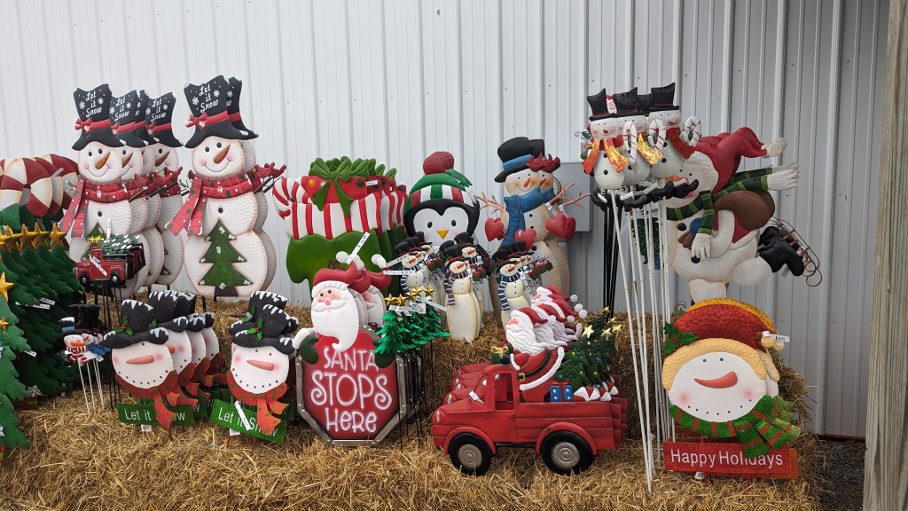 Outdoor Decorations – Clark's Christmas Tree Farm and Christmas Shop